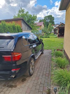 Melns BMW X5 2011 Tukums, ar dzinēja tilpumu 3.00 L un nobraukumu 355 tūkst. km par 10000 €, foto 5 vietnē AUTOMOTO.COM.LV
