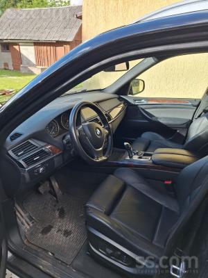 Melns BMW X5 2011 Tukums, ar dzinēja tilpumu 3.00 L un nobraukumu 355 tūkst. km par 10000 €, foto 7 vietnē AUTOMOTO.COM.LV