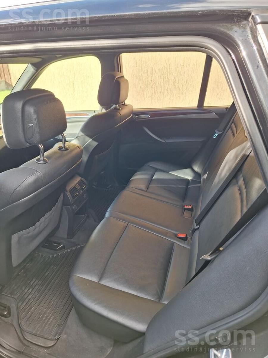 Melns BMW X5 2011 Tukums, ar dzinēja tilpumu 3.00 L un nobraukumu 355 tūkst. km par 10000 €, foto 8 vietnē AUTOMOTO.COM.LV