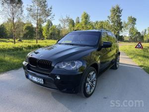 Melns BMW X5 2011 Jelgava, ar dzinēja tilpumu 4.40 L un nobraukumu 212 tūkst. km par 13000 €, foto 3 vietnē AUTOMOTO.COM.LV