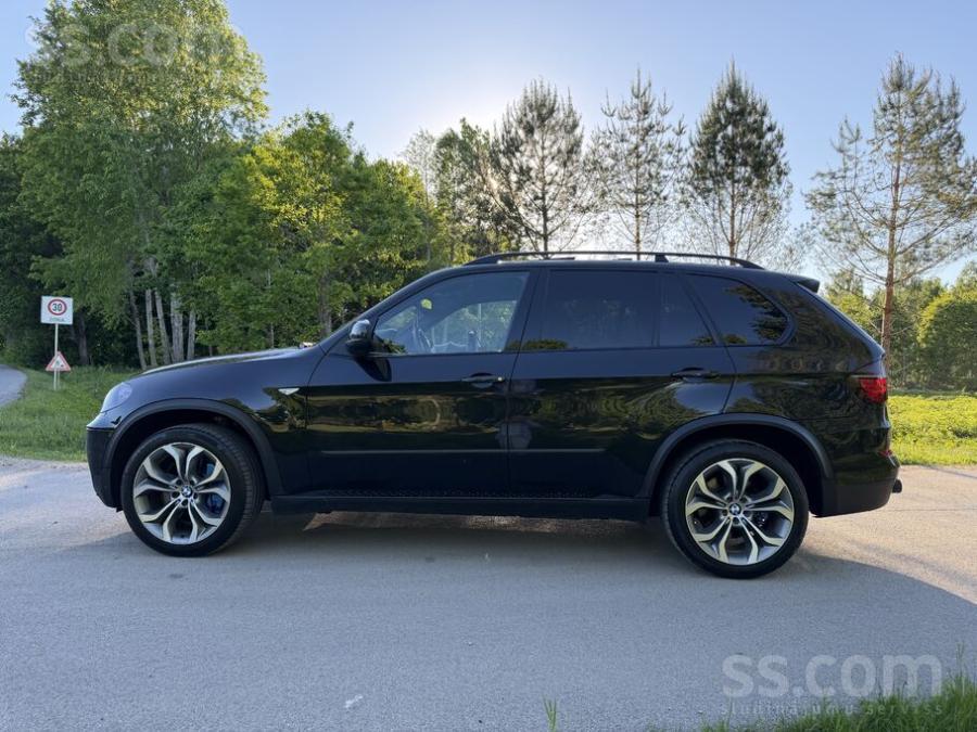 Melns BMW X5 2011 Jelgava, ar dzinēja tilpumu 4.40 L un nobraukumu 212 tūkst. km par 13000 €, foto 5 vietnē AUTOMOTO.COM.LV