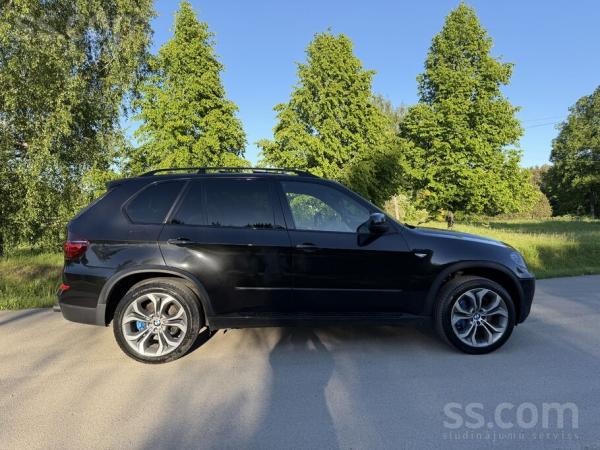 Melns BMW X5 2011 Jelgava, ar dzinēja tilpumu 4.40 L un nobraukumu 212 tūkst. km par 13000 €, foto 5 vietnē AUTOMOTO.COM.LV