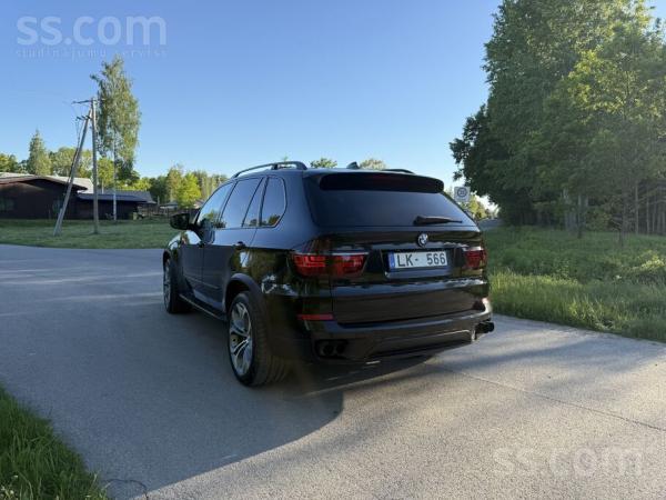 Melns BMW X5 2011 Jelgava, ar dzinēja tilpumu 4.40 L un nobraukumu 212 tūkst. km par 13000 €, foto 8 vietnē AUTOMOTO.COM.LV