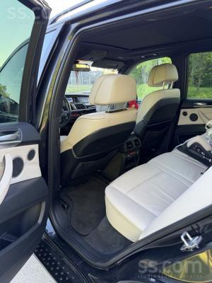Melns BMW X5 2011 Jelgava, ar dzinēja tilpumu 4.40 L un nobraukumu 212 tūkst. km par 13000 €, foto 15 vietnē AUTOMOTO.COM.LV
