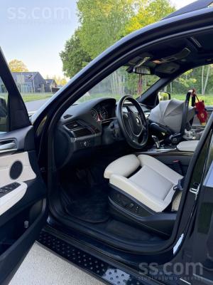Melns BMW X5 2011 Jelgava, ar dzinēja tilpumu 4.40 L un nobraukumu 212 tūkst. km par 13000 €, foto 16 vietnē AUTOMOTO.COM.LV