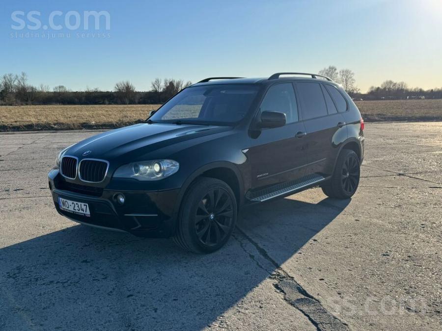 Melns BMW X5 2011 Rīga, ar dzinēja tilpumu 3.00 L un nobraukumu 0 tūkst. km par 10899 €, foto 1 vietnē AUTOMOTO.COM.LV