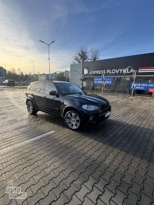 Melns BMW X5 2011 Kauņa, ar dzinēja tilpumu 3.00 L un nobraukumu 403 tūkst. km par 8100 €, foto  vietnē AUTOMOTO.COM.LV