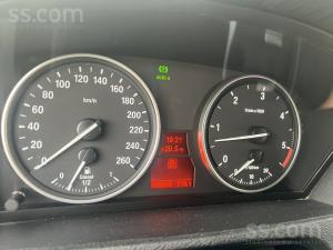 Black BMW X5 2011 in Riga, with an engine capacity of 3.00 L and mileage of 302 thousand km for 10900 €, photo 9 on AUTOMOTO.COM.LV