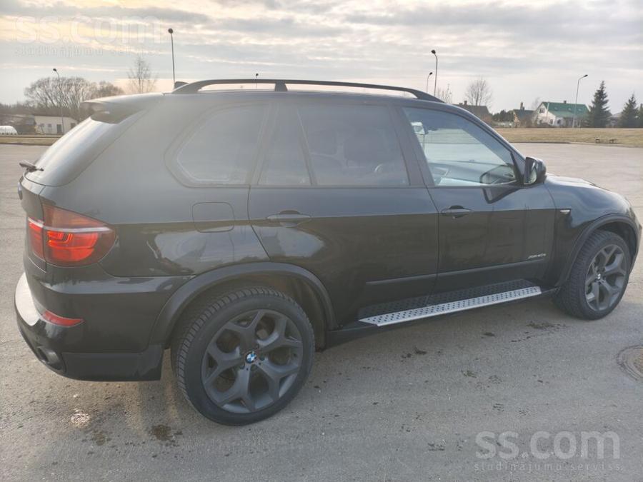 Melns BMW X5 2011 Rēzekne, ar dzinēja tilpumu 3.00 L un nobraukumu 334 tūkst. km par 9850 €, foto 4 vietnē AUTOMOTO.COM.LV