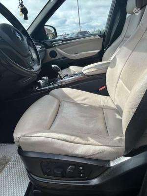 Black BMW X5 2011 in Vilnius, with an engine capacity of 2.99 L and mileage of 350 thousand km for 9300 €, photo 10 on AUTOMOTO.COM.LV