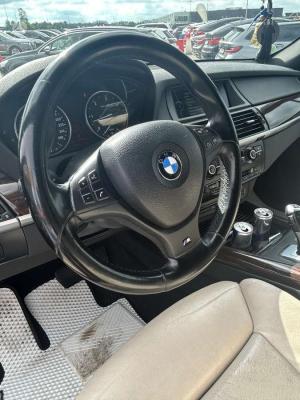 Black BMW X5 2011 in Vilnius, with an engine capacity of 2.99 L and mileage of 350 thousand km for 9300 €, photo 12 on AUTOMOTO.COM.LV