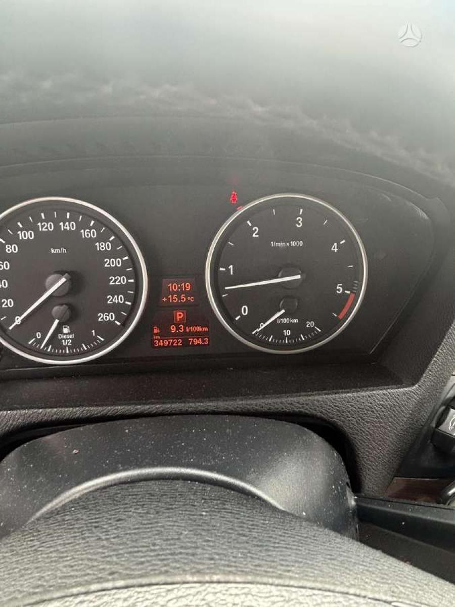 Black BMW X5 2011 in Vilnius, with an engine capacity of 2.99 L and mileage of 350 thousand km for 9300 €, photo 13 on AUTOMOTO.COM.LV