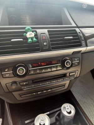 Black BMW X5 2011 in Vilnius, with an engine capacity of 2.99 L and mileage of 350 thousand km for 9300 €, photo 14 on AUTOMOTO.COM.LV