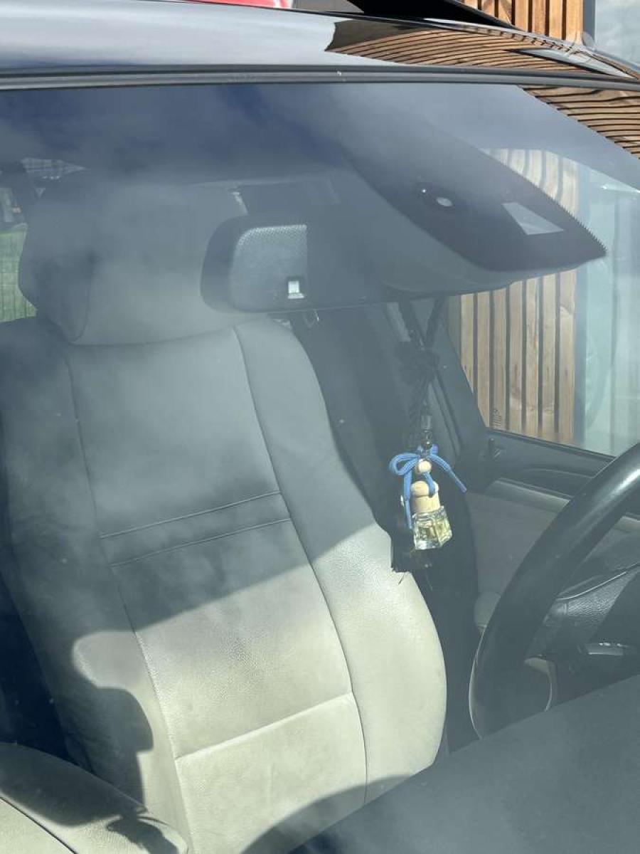 Black BMW X5 2011 in Vilnius, with an engine capacity of 2.99 L and mileage of 350 thousand km for 9300 €, photo 18 on AUTOMOTO.COM.LV