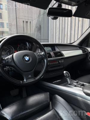 Black BMW X5 2011 in Riga, with an engine capacity of 3.00 L and mileage of 288 thousand km for 15900 €, photo 20 on AUTOMOTO.COM.LV