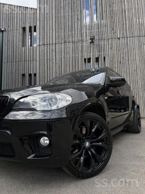 Black BMW X5 2011 in Riga, with an engine capacity of 3.00 L and mileage of 288 thousand km for 15900 €, photo 24 on AUTOMOTO.COM.LV