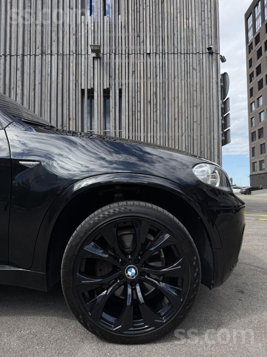 Black BMW X5 2011 in Riga, with an engine capacity of 3.00 L and mileage of 288 thousand km for 15900 €, photo 25 on AUTOMOTO.COM.LV