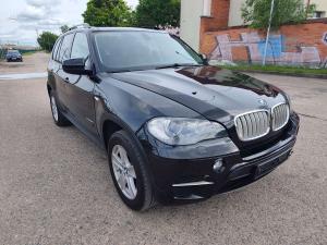 Black BMW X5 2011 in Siauliai, with an engine capacity of 3.00 L and mileage of 352 thousand km for 9500 €, photo 4 on AUTOMOTO.COM.LV