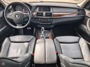 Black BMW X5 2011 in Siauliai, with an engine capacity of 3.00 L and mileage of 352 thousand km for 9500 €, photo 10 on AUTOMOTO.COM.LV