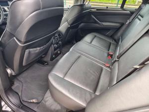 Black BMW X5 2011 in Siauliai, with an engine capacity of 3.00 L and mileage of 352 thousand km for 9500 €, photo 15 on AUTOMOTO.COM.LV