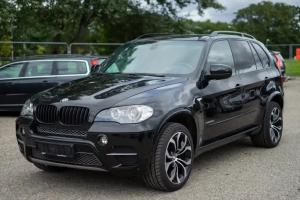 Melns BMW X5 2011 Liepāja, ar dzinēja tilpumu 3.00 L un nobraukumu 251 tūkst. km par 13850 €, foto  vietnē AUTOMOTO.COM.LV