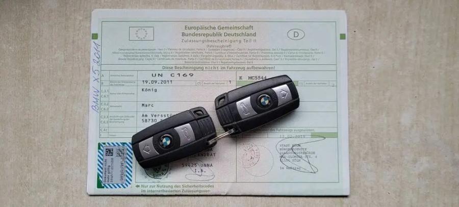 Black BMW X5 2011 in Riga, with an engine capacity of 3.00 L and mileage of 313 thousand km for 11900 €, photo 10 on AUTOMOTO.COM.LV
