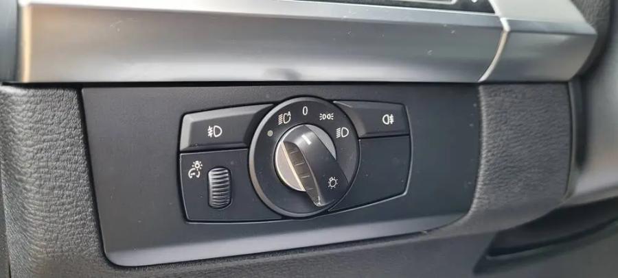 Black BMW X5 2011 in Riga, with an engine capacity of 3.00 L and mileage of 313 thousand km for 11900 €, photo 25 on AUTOMOTO.COM.LV