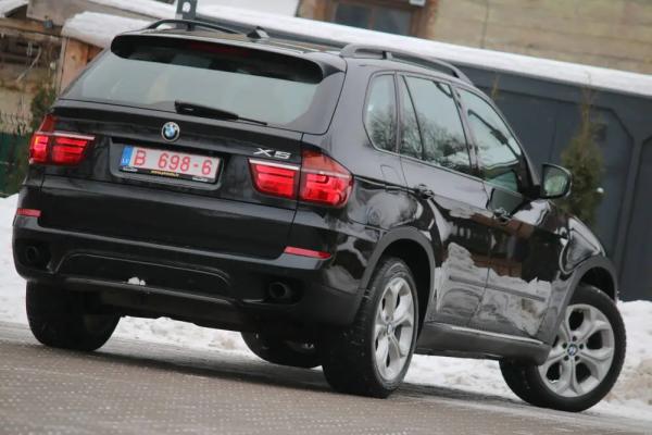 Black BMW X5 2011 in Riga, with an engine capacity of 3.00 L and mileage of 265 thousand km for 11690 €, photo 6 on AUTOMOTO.COM.LV