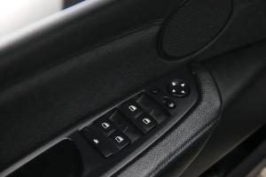 Black BMW X5 2011 in Riga, with an engine capacity of 3.00 L and mileage of 265 thousand km for 11690 €, photo 9 on AUTOMOTO.COM.LV