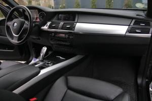 Black BMW X5 2011 in Riga, with an engine capacity of 3.00 L and mileage of 265 thousand km for 11690 €, photo 15 on AUTOMOTO.COM.LV