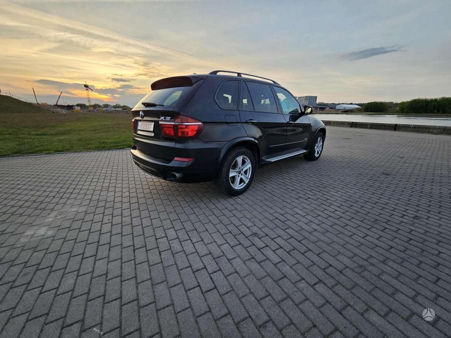 Melns BMW X5 2011 Kauņa, ar dzinēja tilpumu 2.99 L un nobraukumu 272 tūkst. km par 7600 €, foto 8 vietnē AUTOMOTO.COM.LV