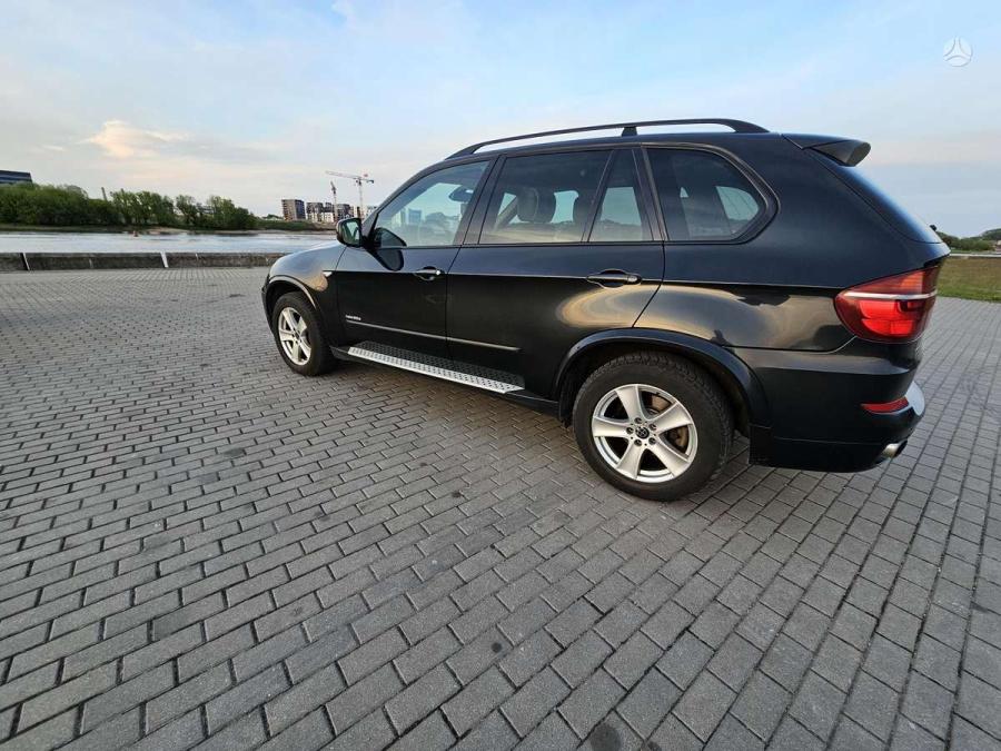 Melns BMW X5 2011 Kauņa, ar dzinēja tilpumu 2.99 L un nobraukumu 272 tūkst. km par 7600 €, foto 17 vietnē AUTOMOTO.COM.LV