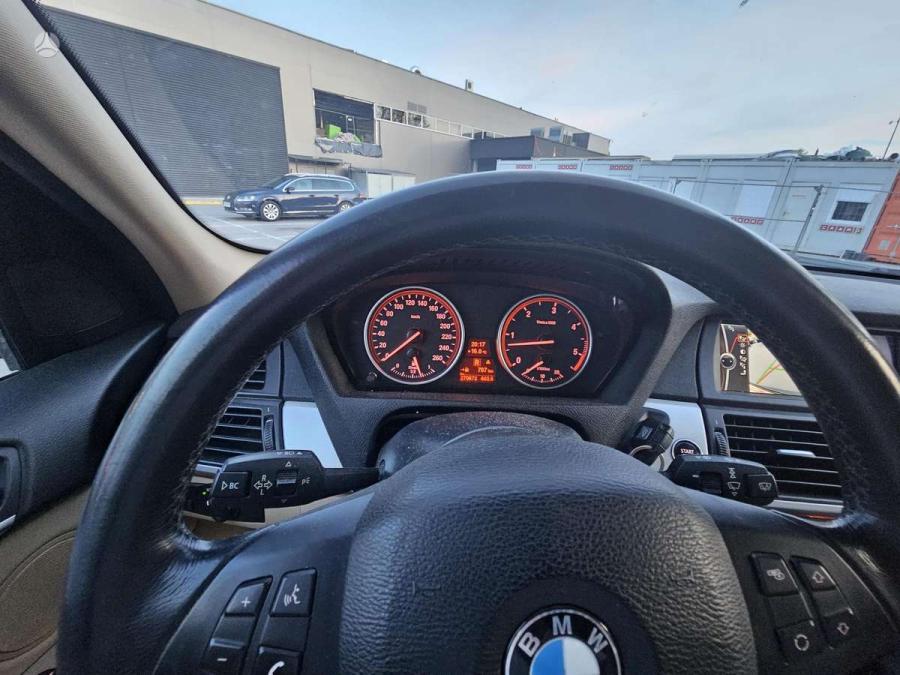 Melns BMW X5 2011 Kauņa, ar dzinēja tilpumu 2.99 L un nobraukumu 272 tūkst. km par 7600 €, foto 21 vietnē AUTOMOTO.COM.LV