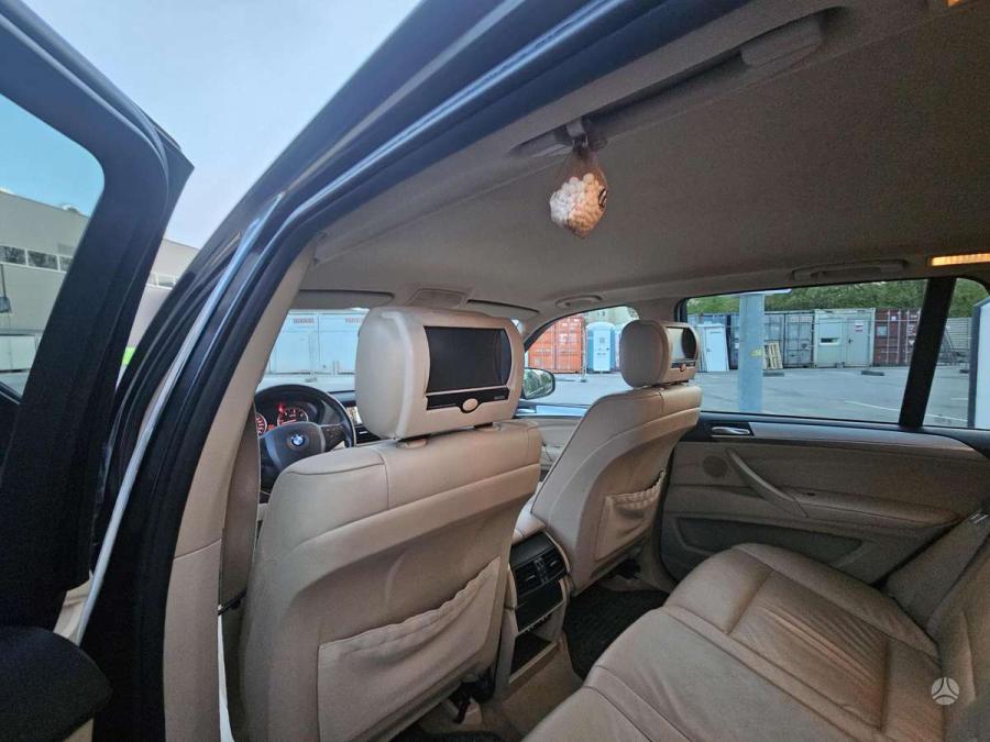 Melns BMW X5 2011 Kauņa, ar dzinēja tilpumu 2.99 L un nobraukumu 272 tūkst. km par 7600 €, foto 23 vietnē AUTOMOTO.COM.LV