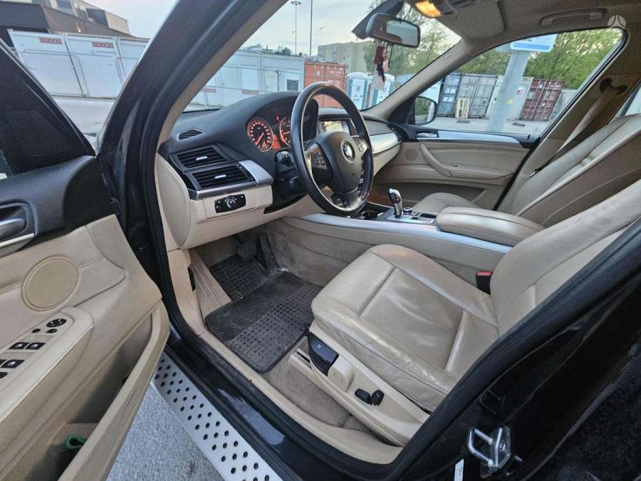 Melns BMW X5 2011 Kauņa, ar dzinēja tilpumu 2.99 L un nobraukumu 272 tūkst. km par 7600 €, foto 24 vietnē AUTOMOTO.COM.LV