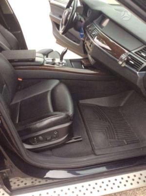 Black BMW X5 2011 in Vilnius, with an engine capacity of 3.00 L and mileage of 166 thousand km for 12000 €, photo 4 on AUTOMOTO.COM.LV