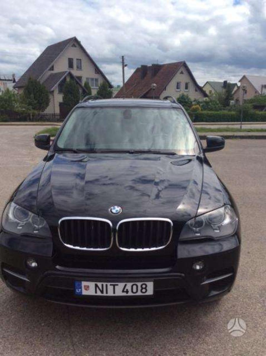 Black BMW X5 2011 in Vilnius, with an engine capacity of 3.00 L and mileage of 166 thousand km for 12000 €, photo 7 on AUTOMOTO.COM.LV