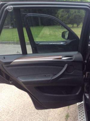 Black BMW X5 2011 in Vilnius, with an engine capacity of 3.00 L and mileage of 166 thousand km for 12000 €, photo 13 on AUTOMOTO.COM.LV