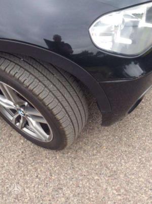 Black BMW X5 2011 in Vilnius, with an engine capacity of 3.00 L and mileage of 166 thousand km for 12000 €, photo 14 on AUTOMOTO.COM.LV