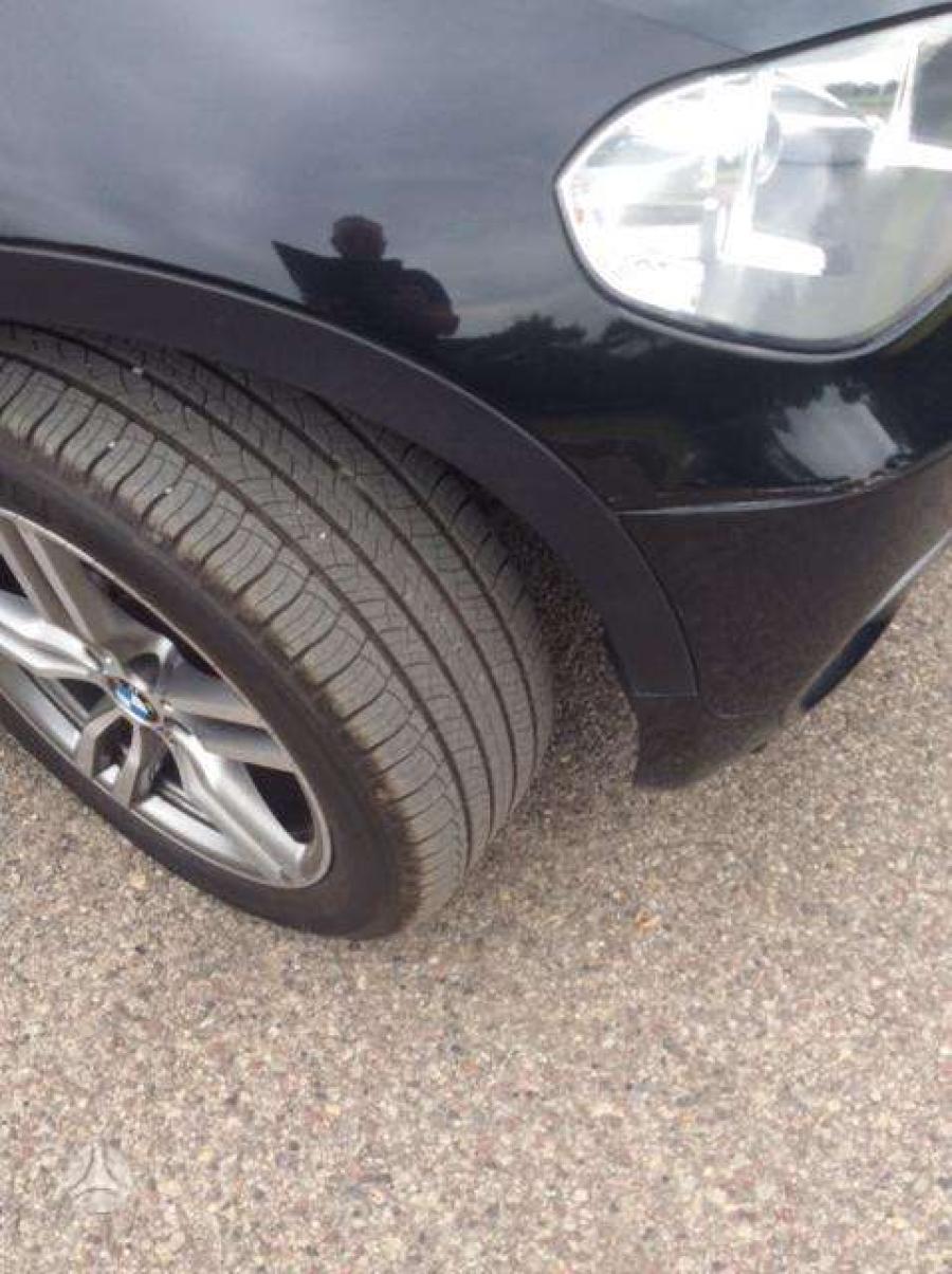 Black BMW X5 2011 in Vilnius, with an engine capacity of 3.00 L and mileage of 166 thousand km for 12000 €, photo 14 on AUTOMOTO.COM.LV