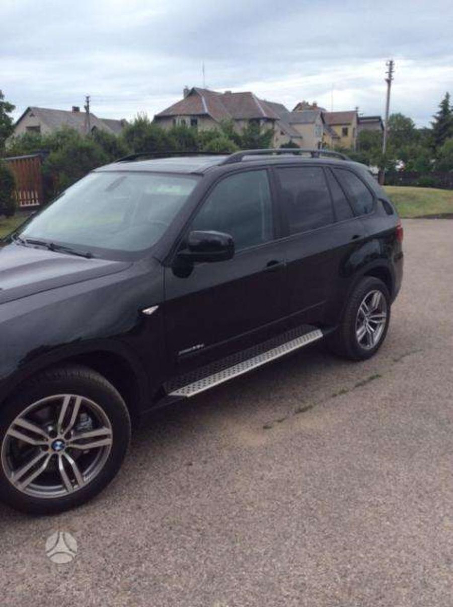 Black BMW X5 2011 in Vilnius, with an engine capacity of 3.00 L and mileage of 166 thousand km for 12000 €, photo 16 on AUTOMOTO.COM.LV