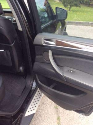 Black BMW X5 2011 in Vilnius, with an engine capacity of 3.00 L and mileage of 166 thousand km for 12000 €, photo 23 on AUTOMOTO.COM.LV