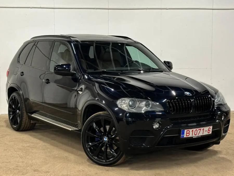 Black BMW X5 2011 in Jurmala, with an engine capacity of 3.00 L and mileage of 275 thousand km for 15450 €, photo 3 on AUTOMOTO.COM.LV