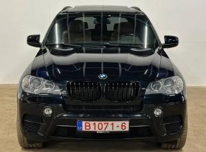 Black BMW X5 2011 in Jurmala, with an engine capacity of 3.00 L and mileage of 275 thousand km for 15450 €, photo 4 on AUTOMOTO.COM.LV