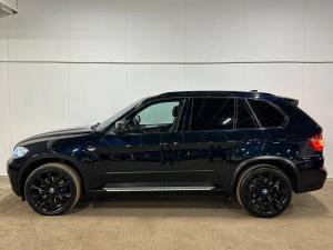 Black BMW X5 2011 in Jurmala, with an engine capacity of 3.00 L and mileage of 275 thousand km for 15450 €, photo 5 on AUTOMOTO.COM.LV