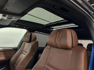 Black BMW X5 2011 in Jurmala, with an engine capacity of 3.00 L and mileage of 275 thousand km for 15450 €, photo 21 on AUTOMOTO.COM.LV