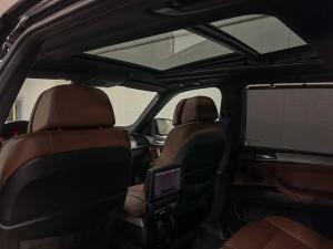 Black BMW X5 2011 in Jurmala, with an engine capacity of 3.00 L and mileage of 275 thousand km for 15450 €, photo 27 on AUTOMOTO.COM.LV