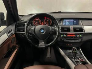 Black BMW X5 2011 in Jurmala, with an engine capacity of 3.00 L and mileage of 275 thousand km for 15450 €, photo 30 on AUTOMOTO.COM.LV