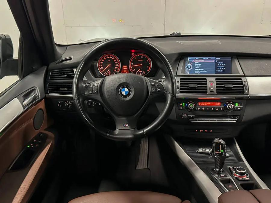 Black BMW X5 2011 in Jurmala, with an engine capacity of 3.00 L and mileage of 275 thousand km for 15450 €, photo 30 on AUTOMOTO.COM.LV