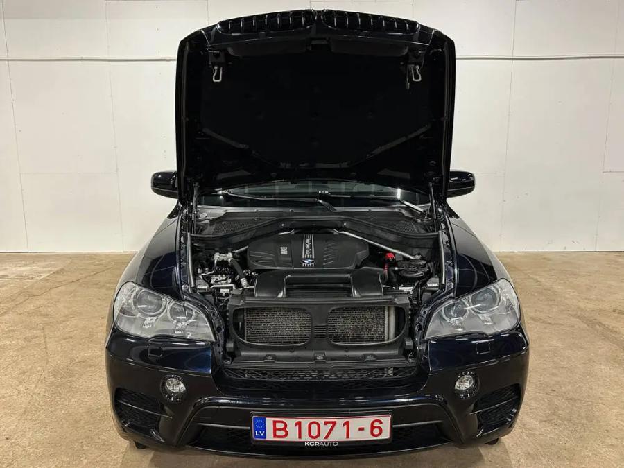 Black BMW X5 2011 in Jurmala, with an engine capacity of 3.00 L and mileage of 275 thousand km for 15450 €, photo 42 on AUTOMOTO.COM.LV